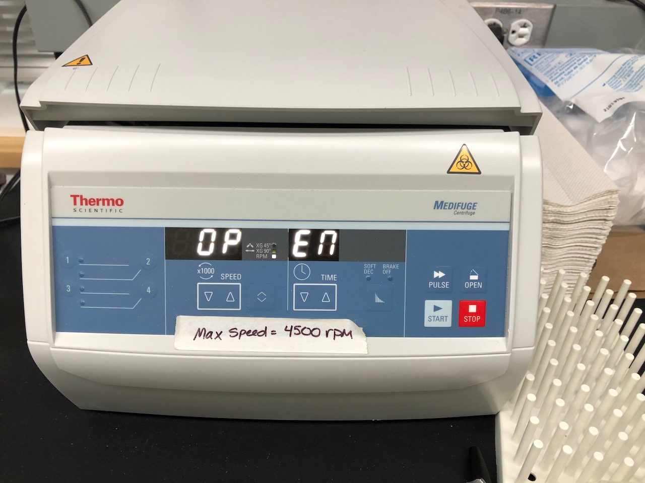 سانتریفوژ چیست و چه کاربردهایی دارد؟ | جهان شیمی فیزیک